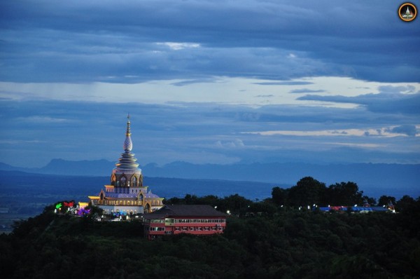 Tha Ton temple in Chiang Mai ‘See the pagoda on mountaintop.’